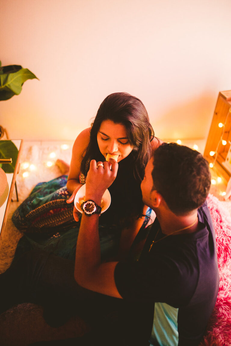 5 Simple Ideas for Romantic Date Night Snacks